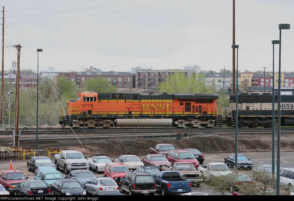 BNSF 5718